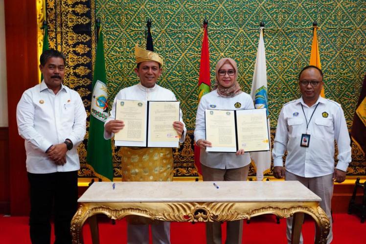 Distribusi BBM Subsidi, BPH Migas Tanda Tangani Perjanjian Kerja Sama ... Distribusi BBM Subsidi, BPH Migas Tanda Tangani Perjanjian Kerja Sama ...